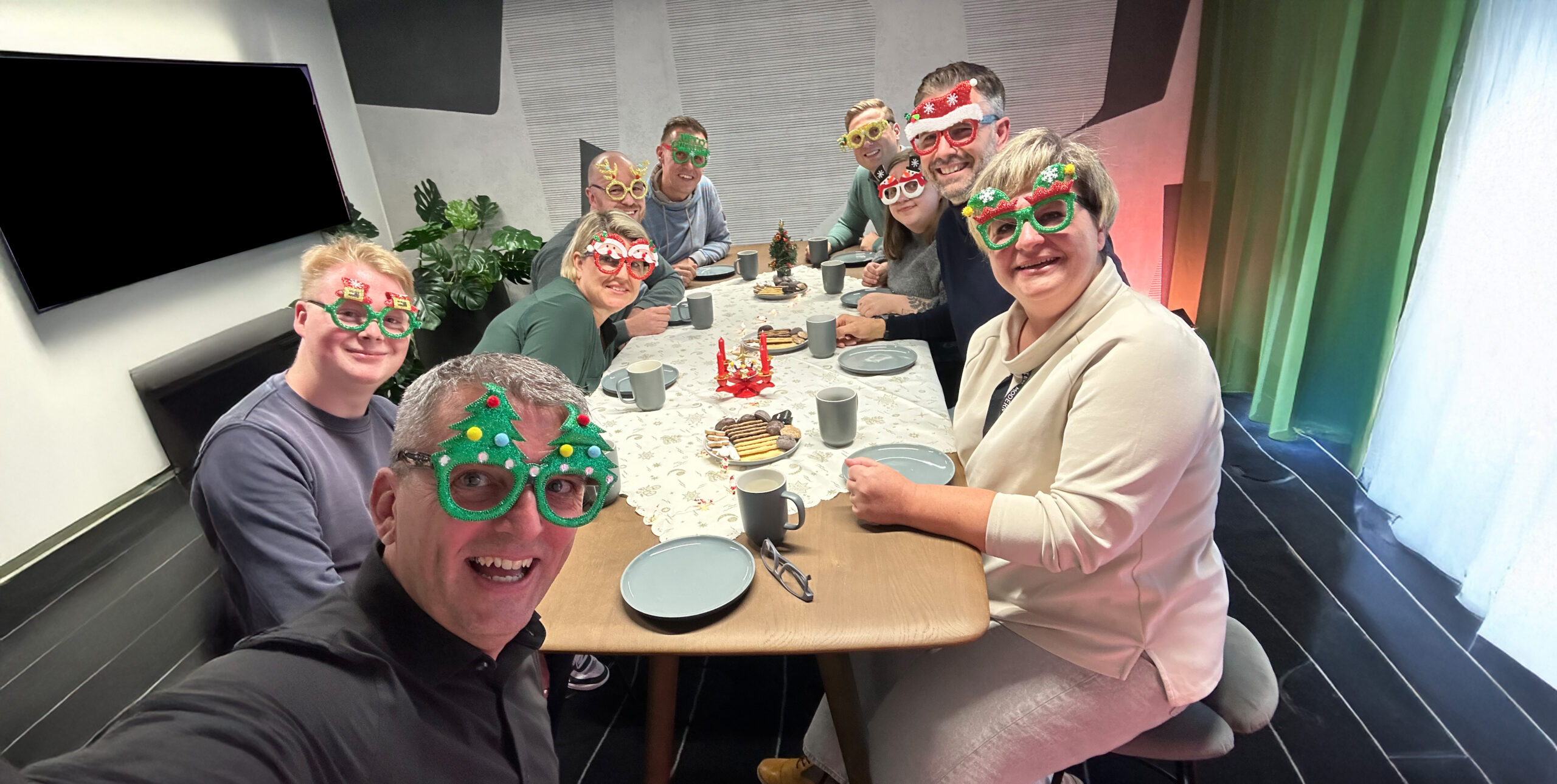 Kollegen mit Power: Unsere Monteure Matthias, Nils & Eric sorgen für ...